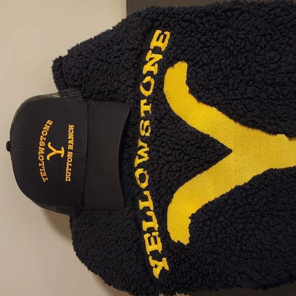 GILI BumbleBella | Jackets & Coats | Yellowstone Dutton Ranch Black And ...